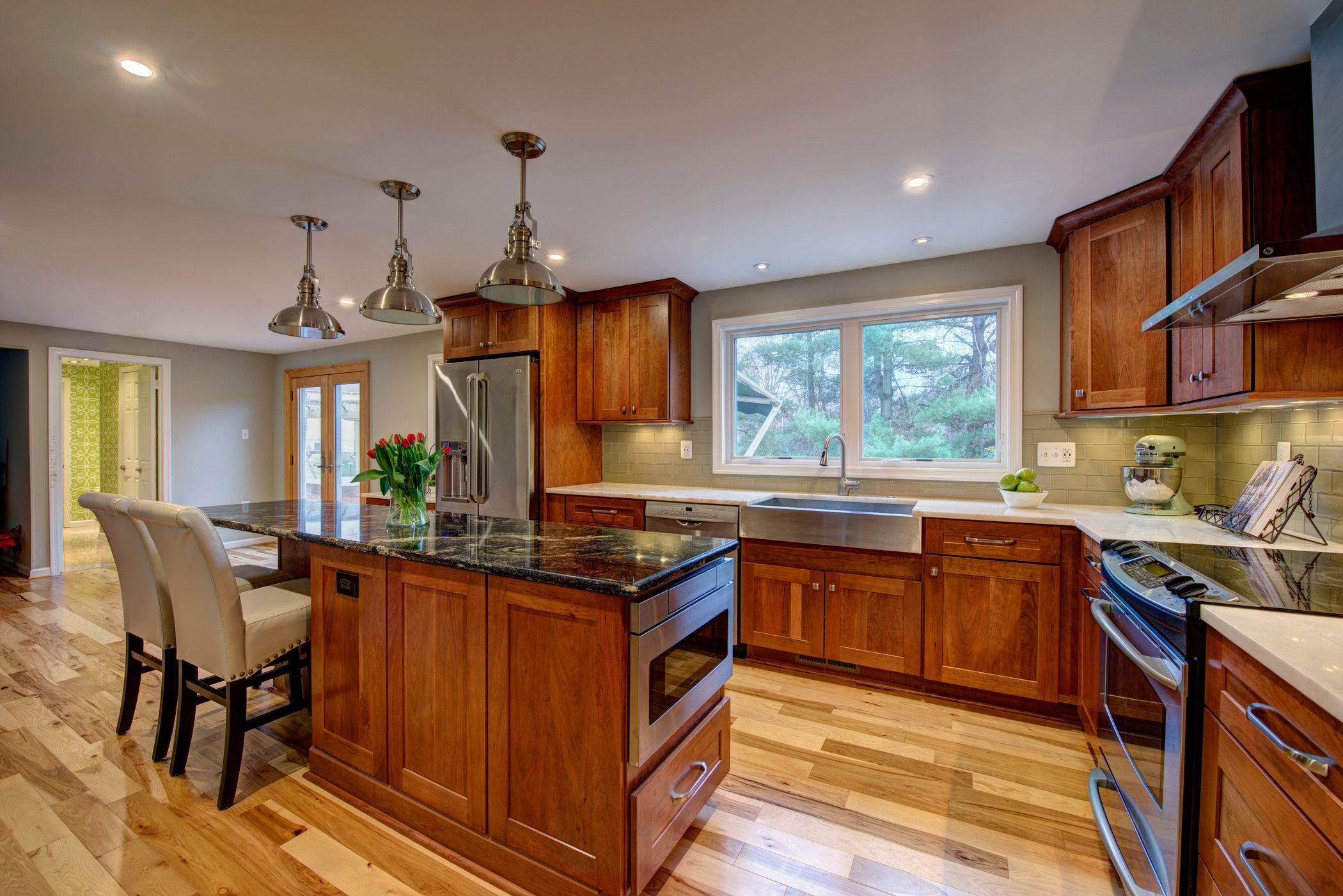 6 Examples of Beautiful Transitional Kitchens