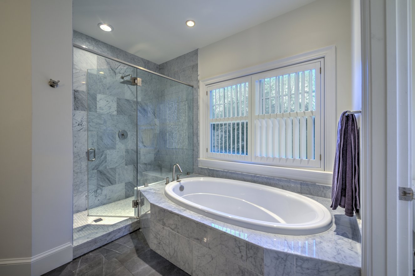 Luxury Bathroom Features to Consider for Your McLean Remodel